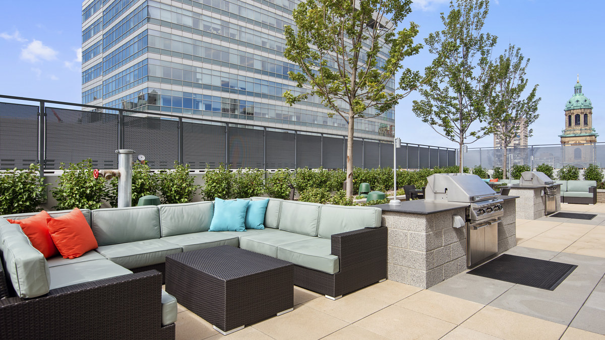 Downtown Milwaukee Apartment Pictures | 7SEVENTY7 Apartment Photo Gallery